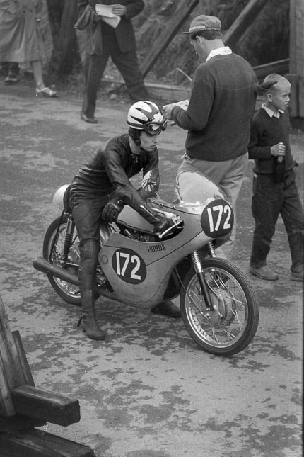 Tommy Robb 1962 - The Moto Archive